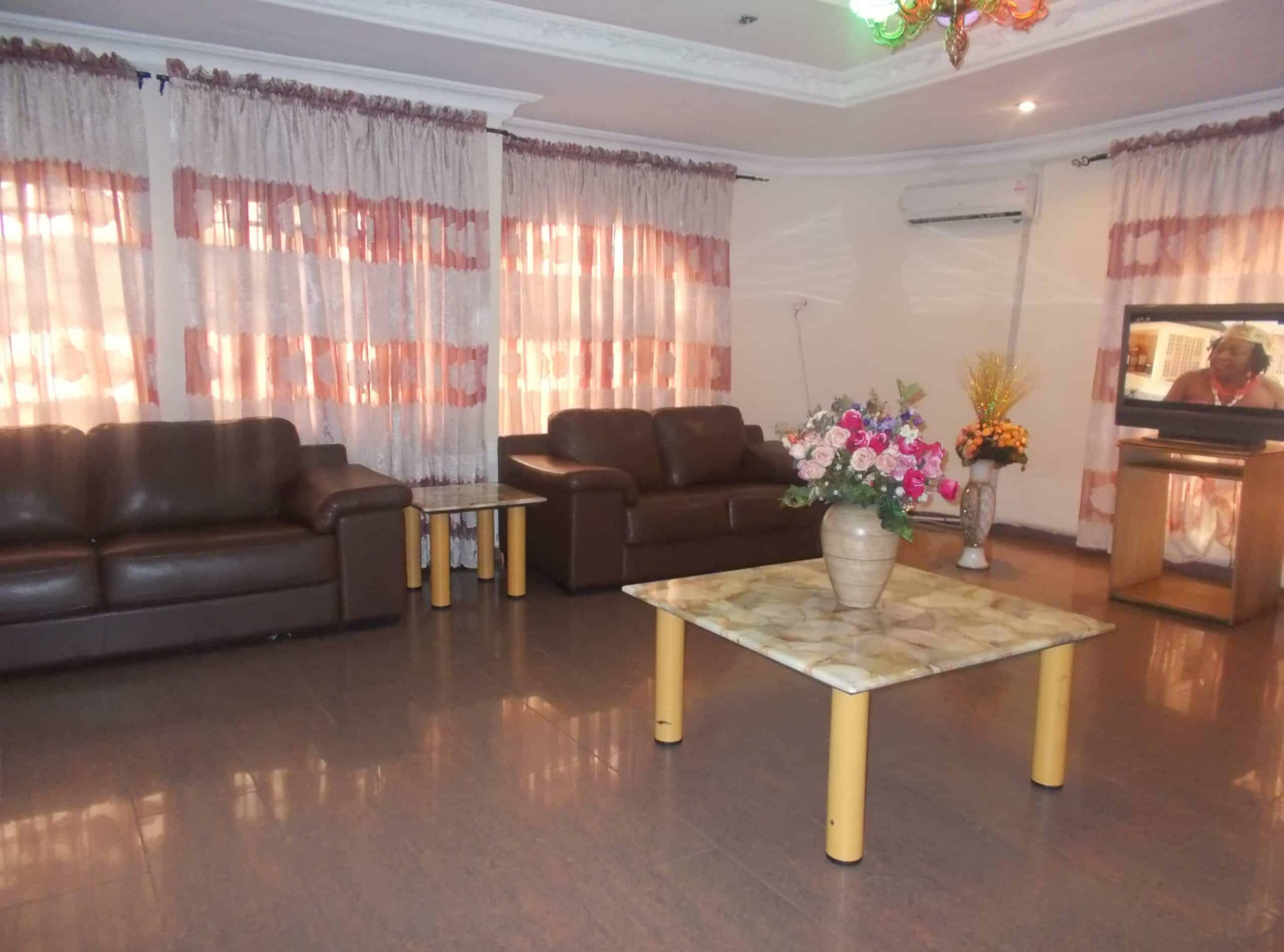 Silvaroom In De Silva Luxury Hotel In Uyo, Akwa Ibom | Plistbooking.com ...