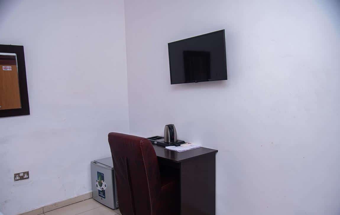 Deluxe Room In H53 Suites, Ikeja Gra, Lagos