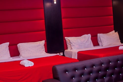 Suite(deposit Of 11,000 Which Will Be Refunded Upon Check Out) Room In ...