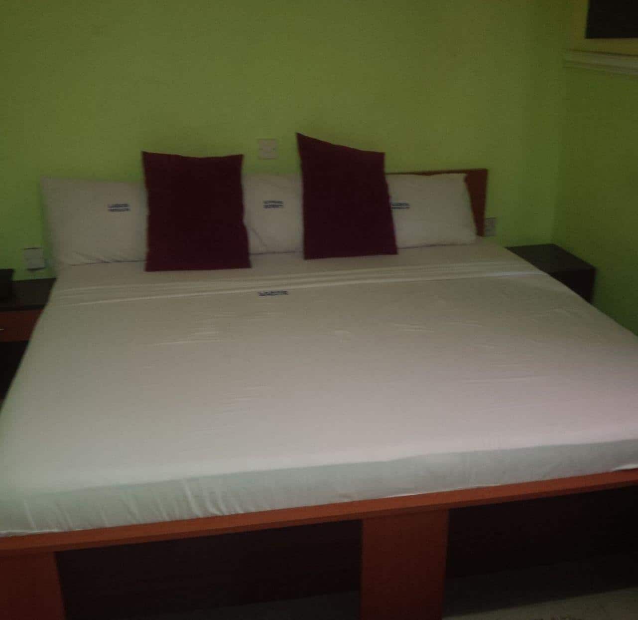Deluxe Standard Room In Labod Hotel In Ibadan, Oyo | Plistbooking.com ...