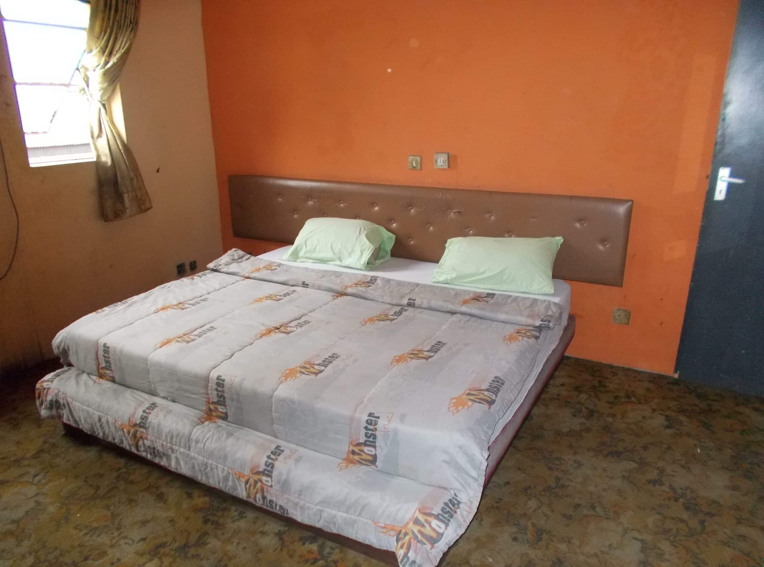 Super Deluxe Room In Larex International Hotel In Yaba, Lagos ...