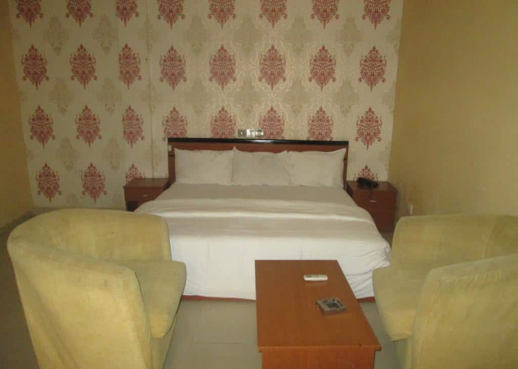 Classic Room In Matrix Hotel In Wuse, Abuja | Plistbooking.com | 300939