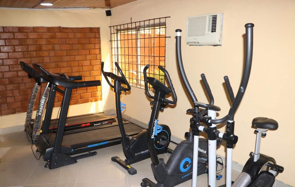 Single Room In Number Eleven Hotels In Oregun, Lagos | Plistbooking.com ...