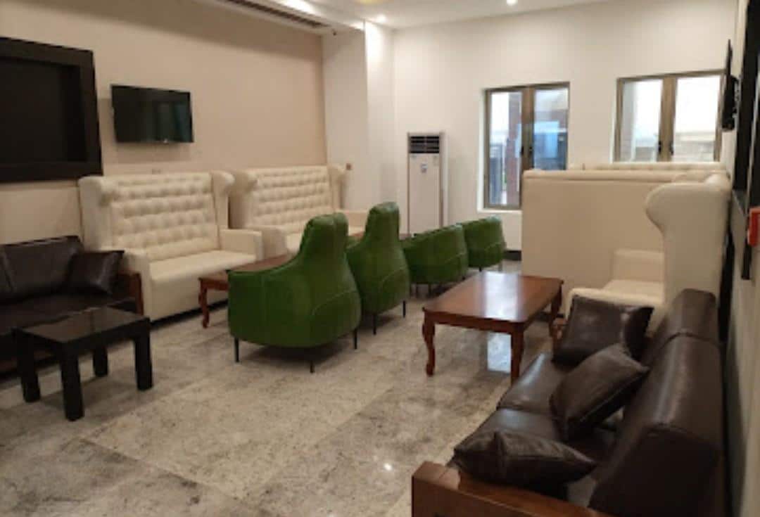 Deluxe Room In Rento Hotels And Suites In Owerri, Imo | Plistbooking ...