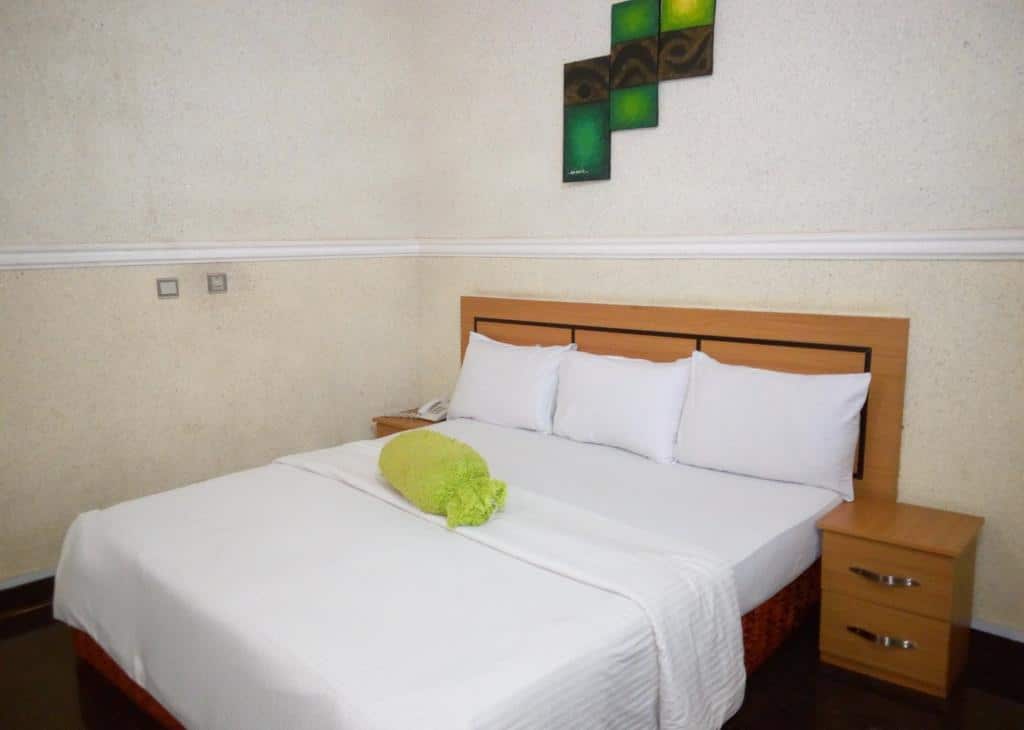 Continental Room In Ritz Carinton Suites In New Heaven, Enugu ...