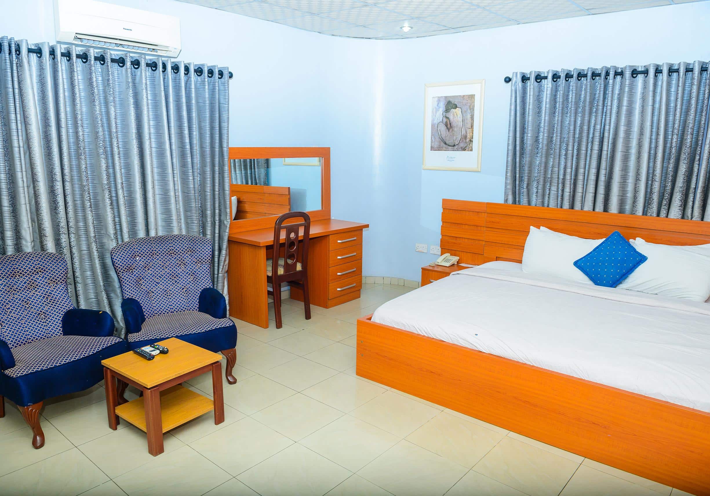 Deluxe Room In The Bridge Lodge In Lekki, Lagos | Plistbooking.com | 301552