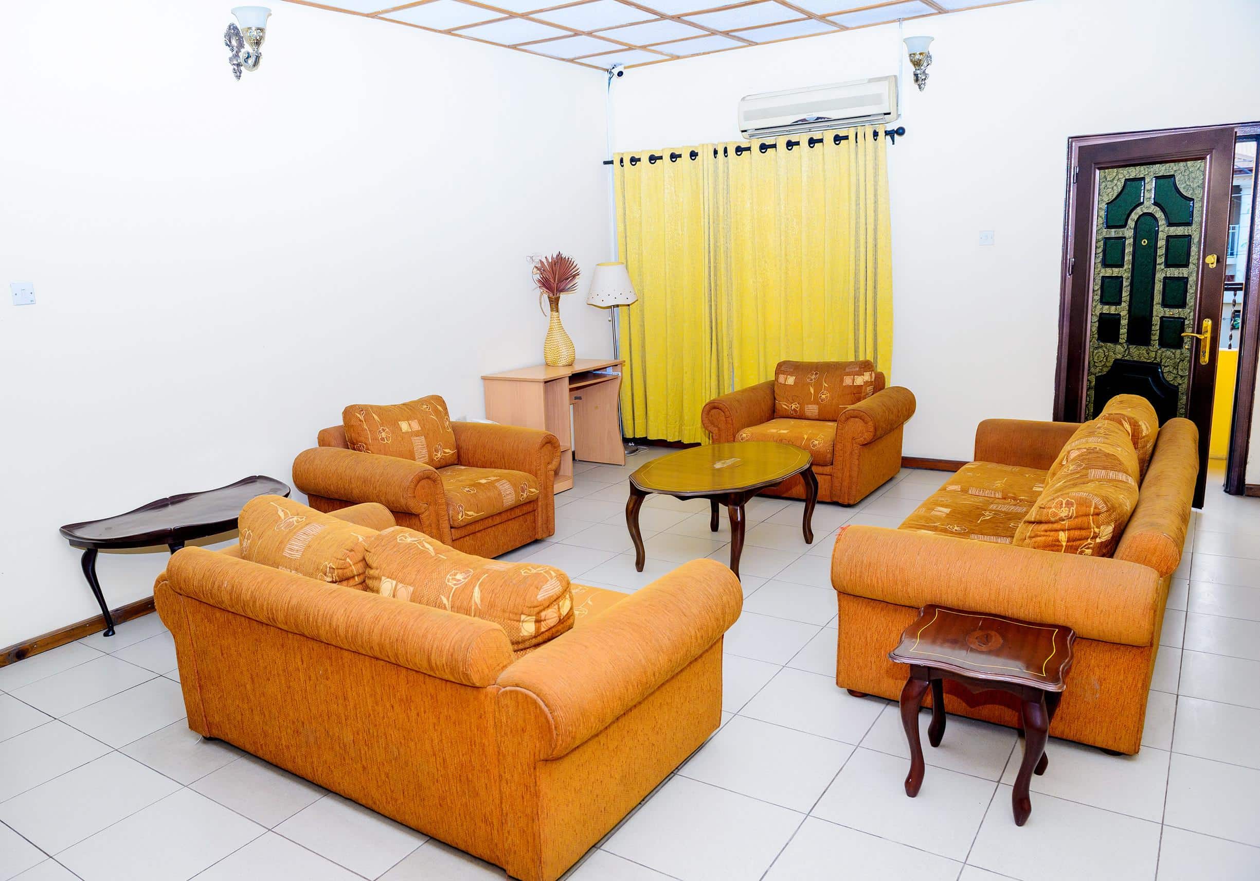 Deluxe Room In The Bridge Lodge In Lekki, Lagos | Plistbooking.com | 301552