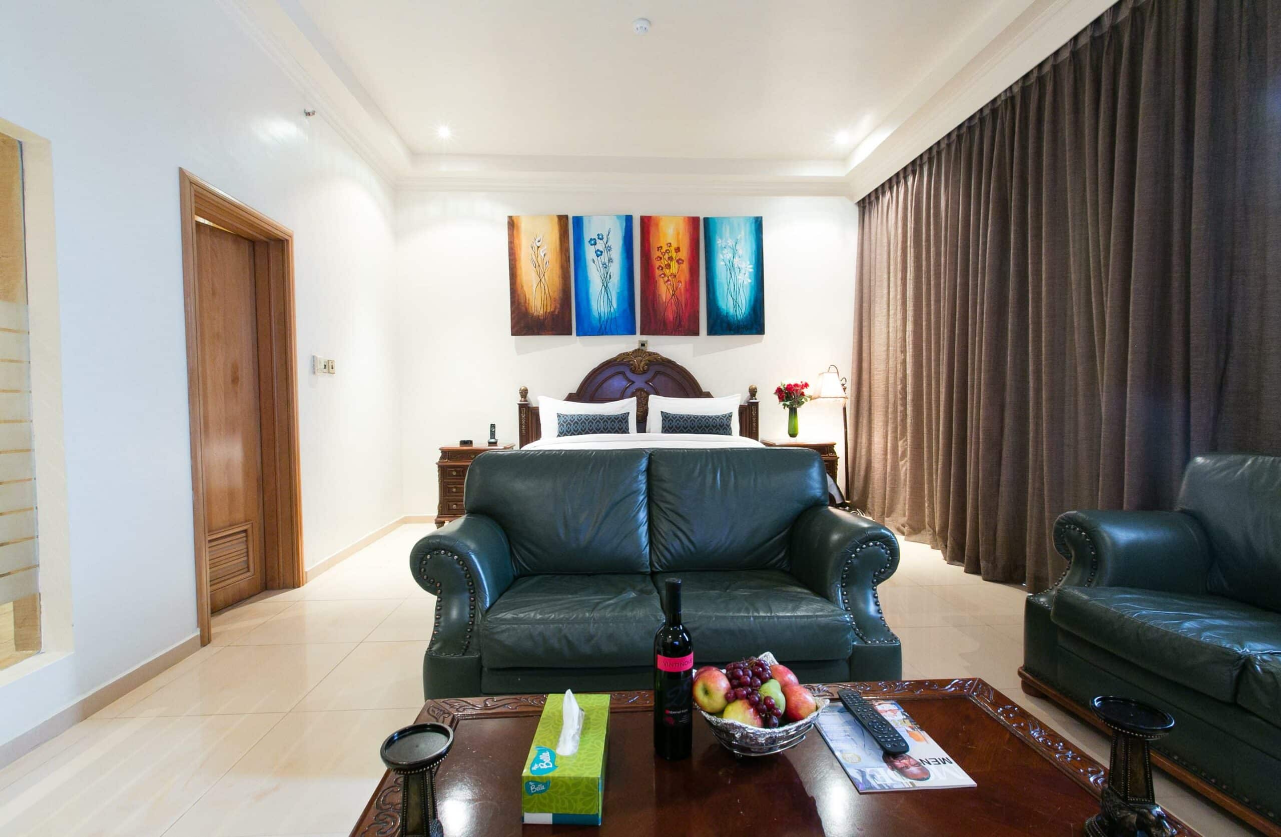 Deluxe King Room In Victoria Crown Plaza Hotel In Victoria Island ...