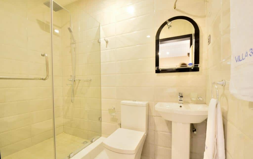 Deluxe Room In Villa Thirty Three, Lekki Phase 1, Lagos | Plistbooking ...