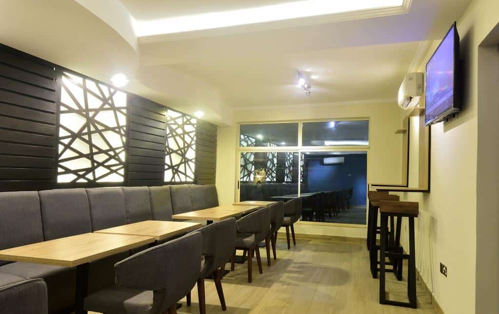Deluxe Room In Villa Thirty Three, Lekki Phase 1, Lagos | Plistbooking ...