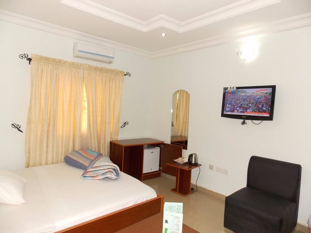 Classic Room In De-Dominic Suites In Gwarinpa, Abuja | Plistbooking.com ...